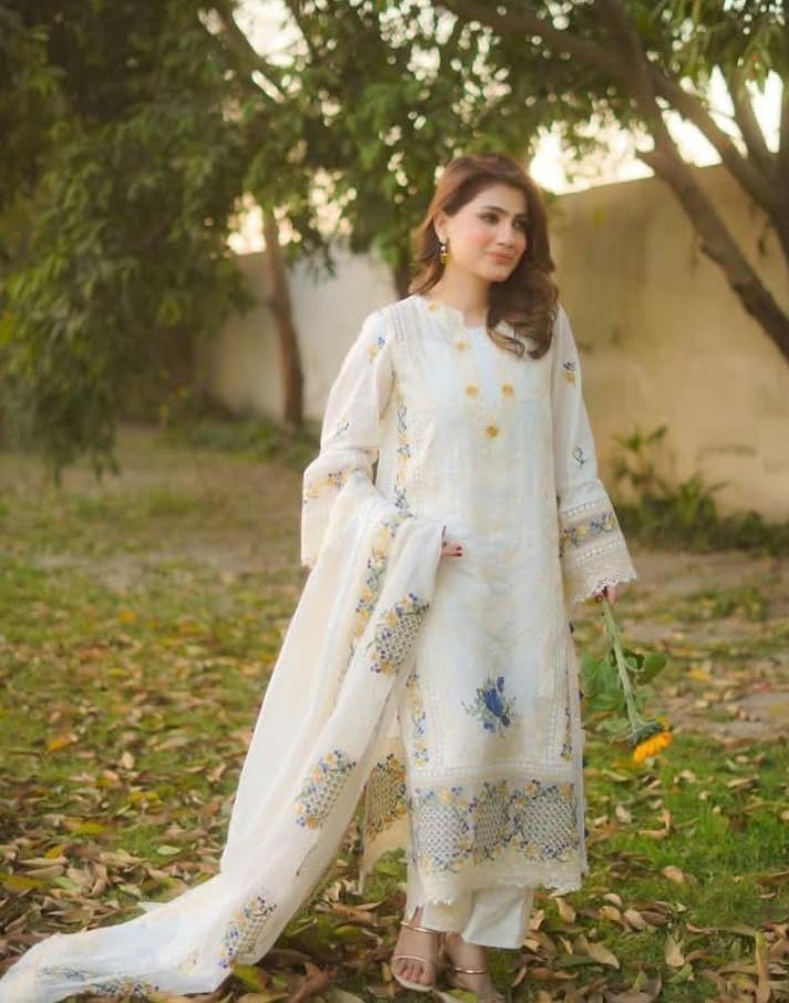 Maria B White Lawn Suit - Organza Dupatta & Heavy Embroidered – Replica ...